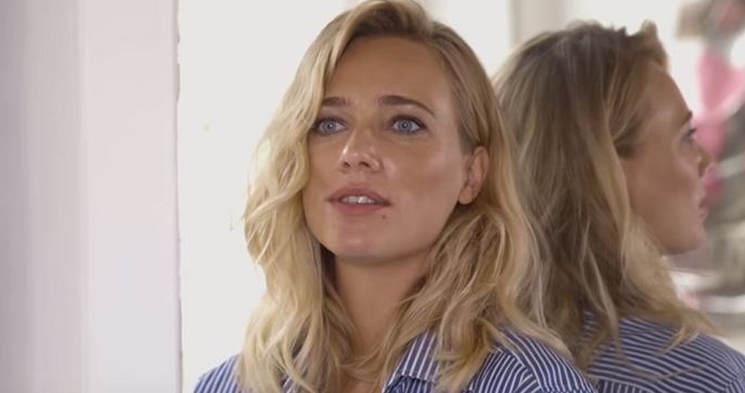 FOTO: Jennifer Hoffman uit de kleren voor haar stemadvies: ‘Stem groen’