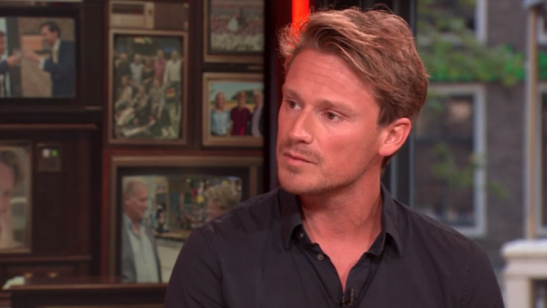 Daphne, de vrouw van Michael van Gerwen, woont nu samen met de man van wie ze al anderhalve ...