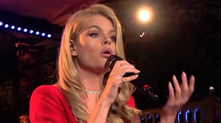 Playboyfoto's uitgelekt van Davina Michelle: 'Compleet uit de kleren!'