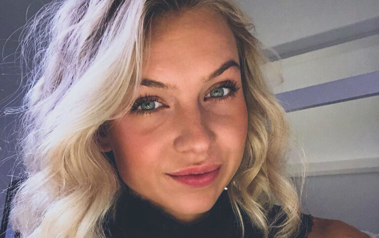 De eerste beelden: 25-jarige Joy Beune compléét uit de kleren voor Playboy!