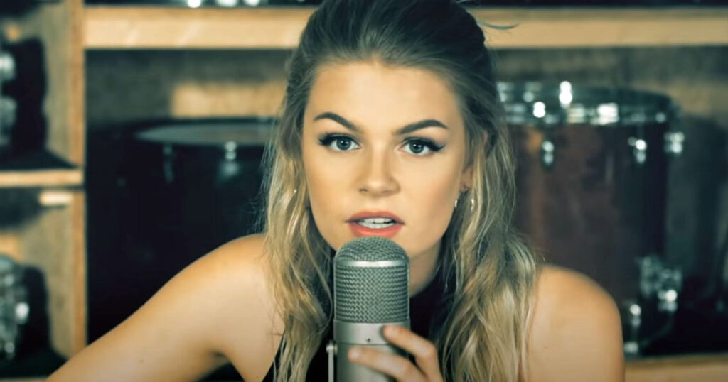 Playboyfoto's uitgelekt van Davina Michelle: 'Compleet uit de kleren!'