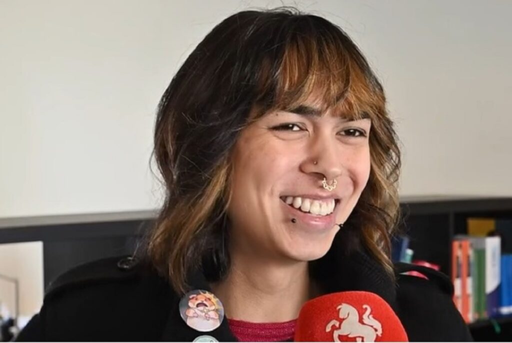 Ren (23) voelt zich bevrijd nu er eindelijk een X in zijn paspoort ...