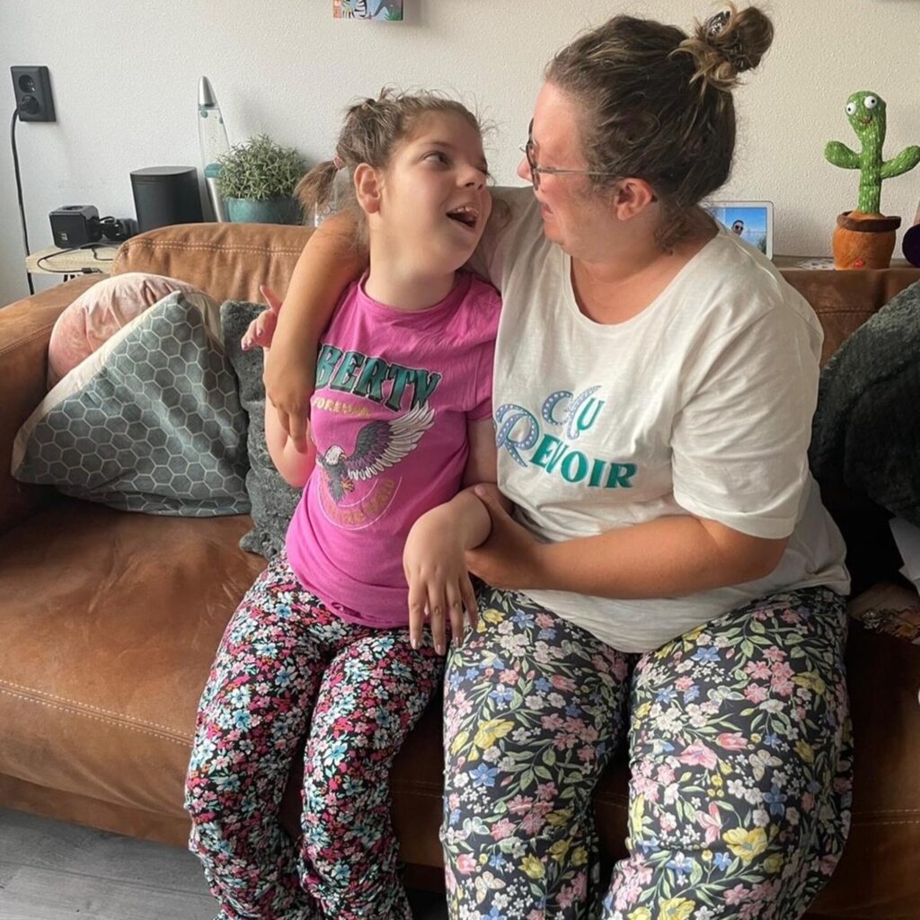 Sarah zorgt nooit meer voor haar dochter: 'We moesten haar echt laten gaan'