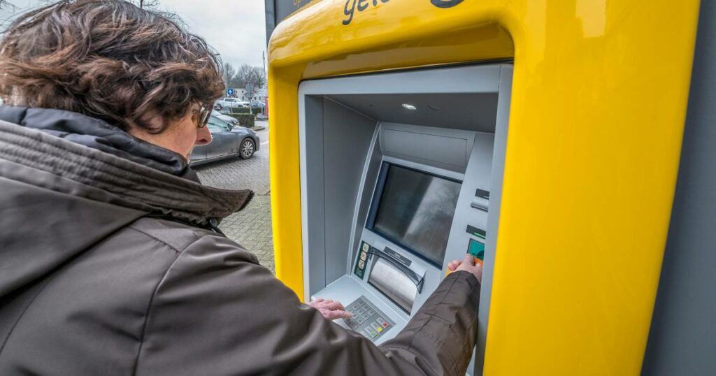 Dit zijn de enorme kosten die je nu moet betalen om geld op je eigen ...