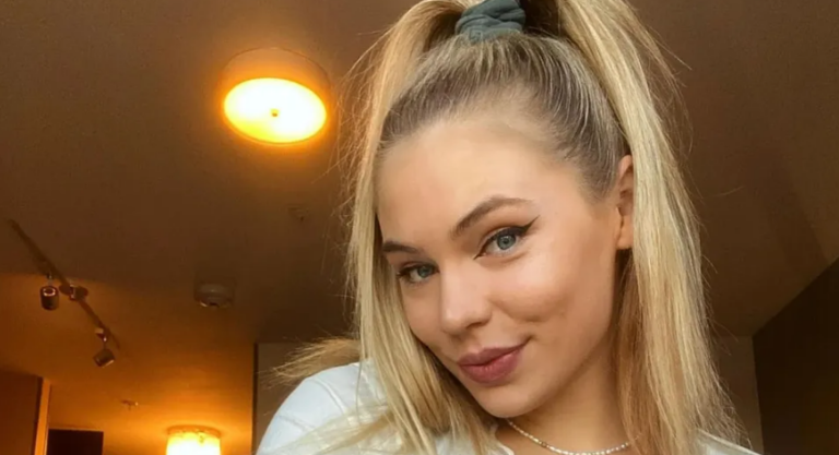 Jutta Leerdam zat gisteravond in een wel héél pikant pakje aan het ...