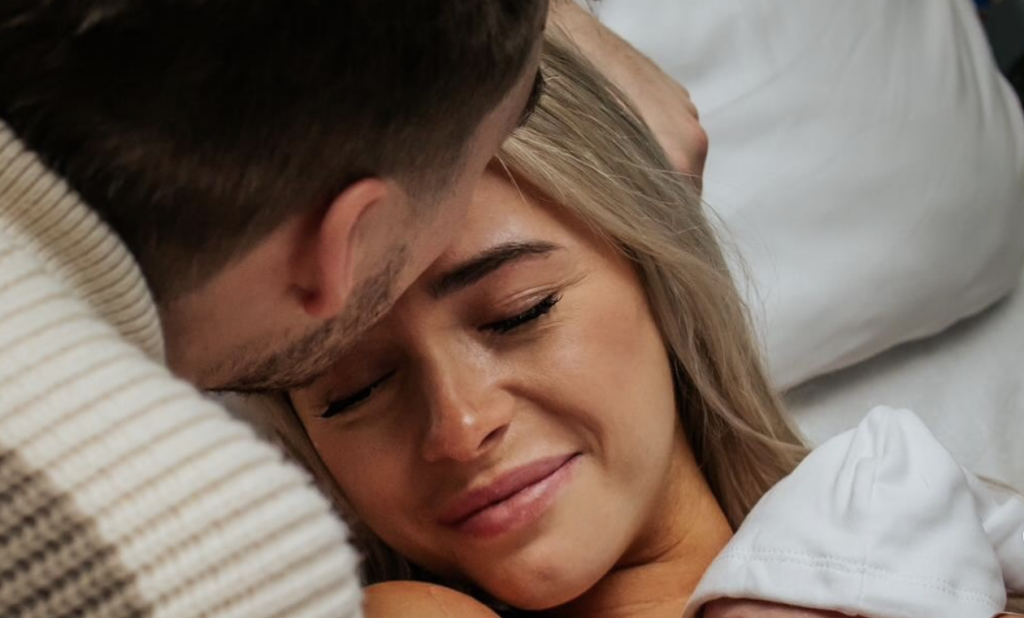 Gio Latooy en Lynn Hermanussen verwelkomen hun eerste kindje: Mexx Jack