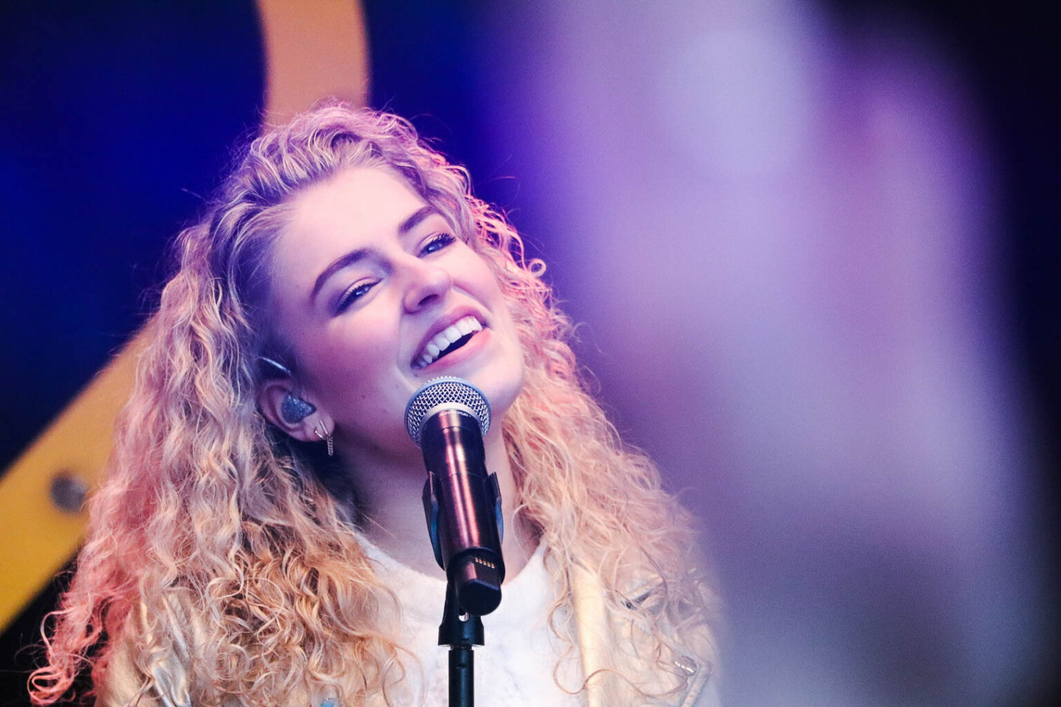 K3-zangeres Julia Boschman aan de schandpaal vanwege ‘ongepaste dansjes ...