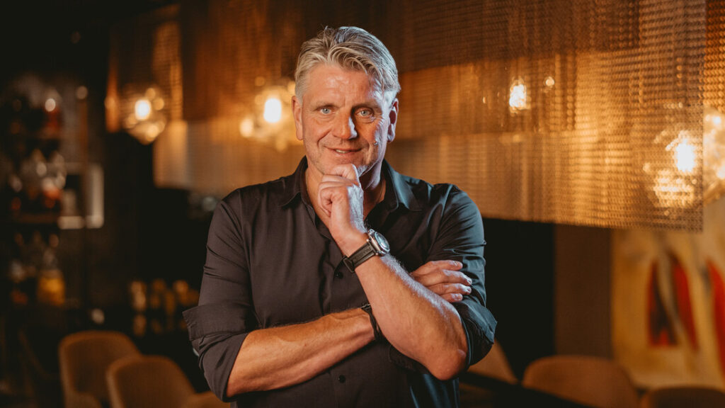 Sterrenkok Jonnie Boer (60) plotseling overleden, vreselijke doodsoorzaak