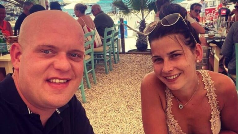 Daphne, de vrouw van Michael van Gerwen, woont nu samen met de man van wie ze al anderhalve ...