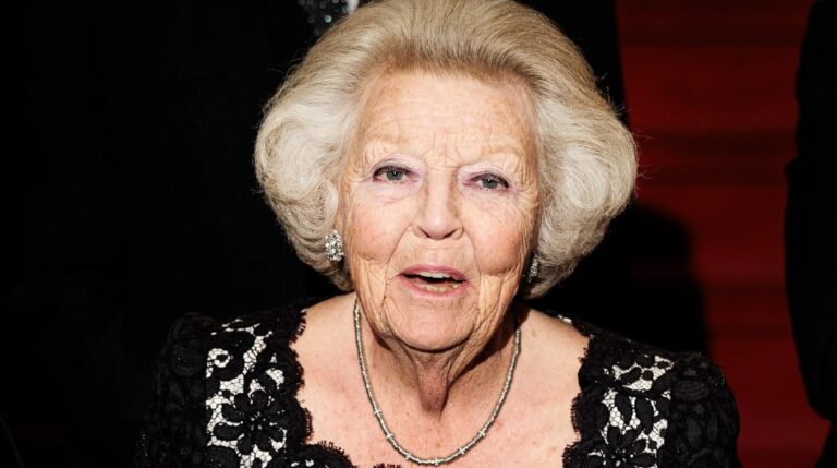 Prinses Beatrix betrapt op dansfestival: ‘Ze vertoonde vreemd gedrag ...