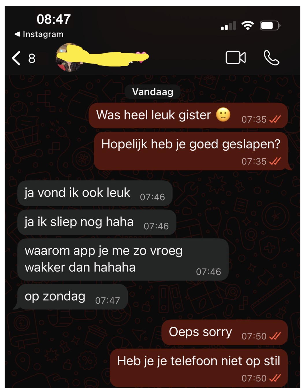Jongen stuurt zijn Valentijnsdate iets te vroeg een appje waardoor ze ...